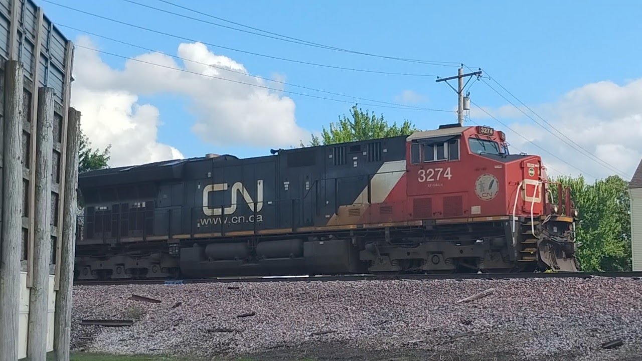 CN 3274 & CN 5700 - YouTube