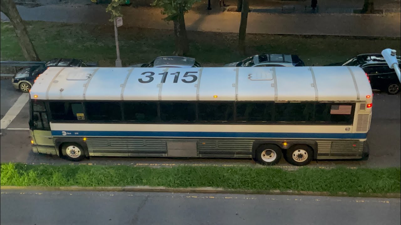 2005 MCI D4500CL 3115 (ECH) on Riverside Drive - YouTube