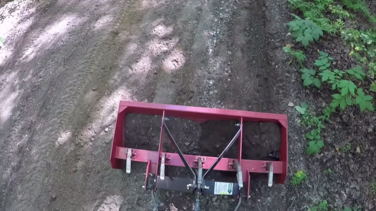 #197 kubota B2601 compact tractor. Land plane or box blade. You Decide ...