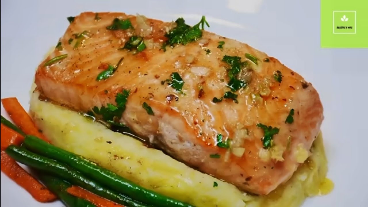 Salmon rico con pure de papa y guisado de verduras 🐟🥦🫑🥬🥔😋 - YouTube