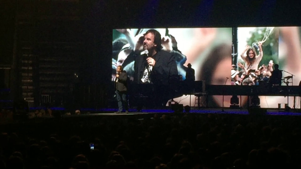 Casting Crowns' Mark Hall Story Telling Between Songs - YouTube