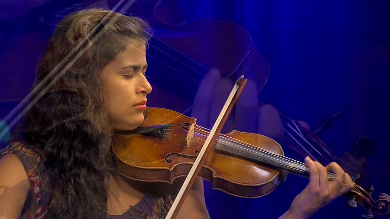 Elena Urioste Performs on the Mid South Audio Stage - YouTube