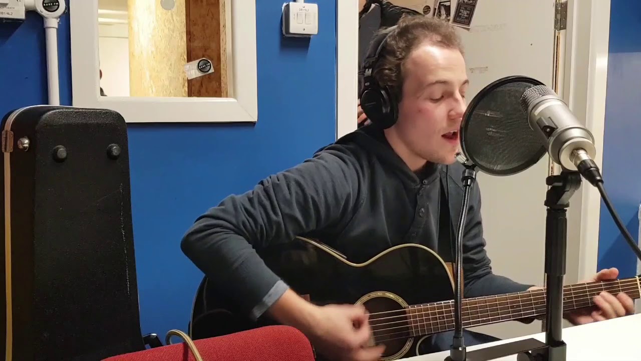 Leo Kelly-Gee - London Wonder (Live) - YouTube