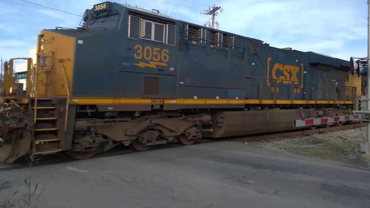CSX 🌽 Corn train V141 Headed Southbound Monroe N.C. With CSXT 3056 in ...