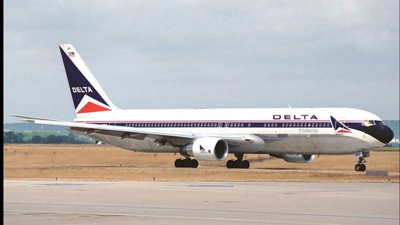 Boeing 767-223ER master caution alarms and warnings. - YouTube