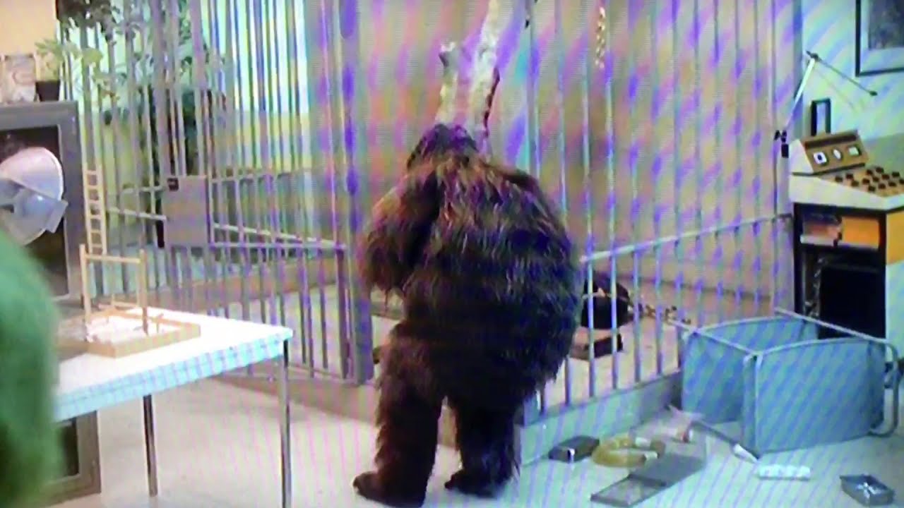 The Incredible Hulk The Beast Within Hulk departs Claudia’s lab scene ...