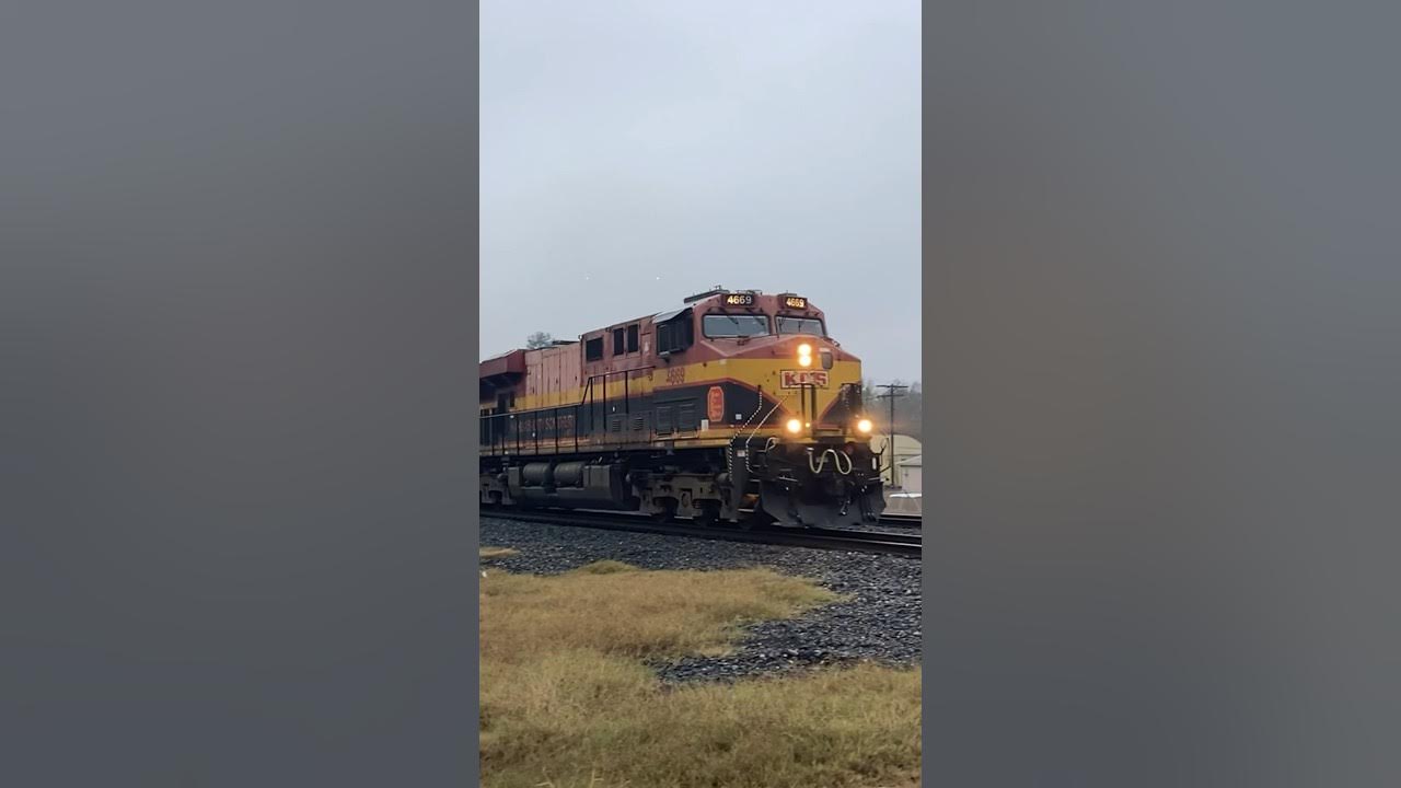 KCSM #4669 Northbound - YouTube