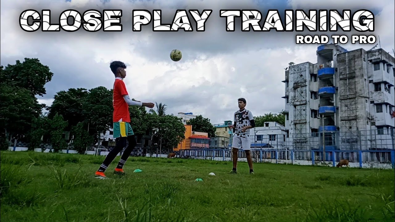 Quick Play Football Training | Off Season - YouTube
