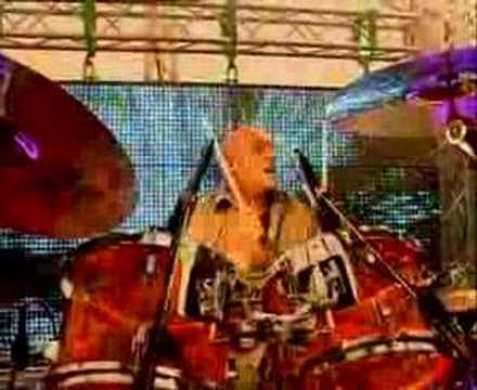 MEL GAYNOR DRUM SOLO (1) - YouTube