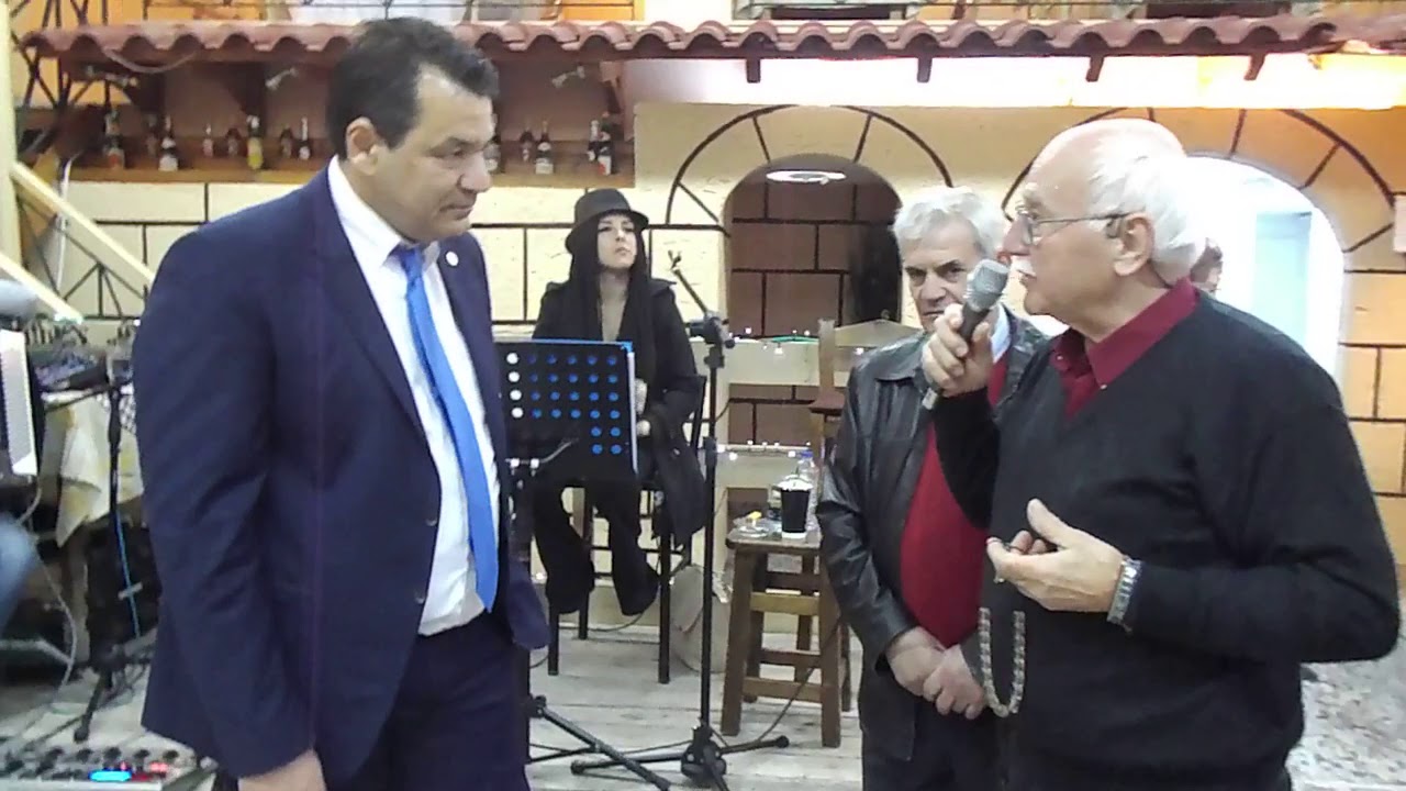 ΔΗΜΑΡΧΟΣ ΦΥΛΗΣ ΧΡΗΣΤΟΣ ΠΑΠΠΟΥΣ ΚΟΠΗ ΠΙΤΑΣ ΑΓΙΟΥ ΝΙΚΟΛΑΟΥ - YouTube