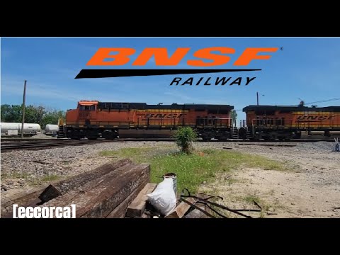 [Tower 26] - BNSF #8140 & #7374 lead mixed freight. (with a cameo from @NSRailProuctions97 ...