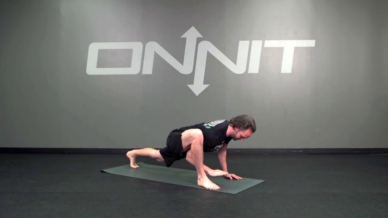 Reaching Lizard Twist Bodyweight Exercise - YouTube