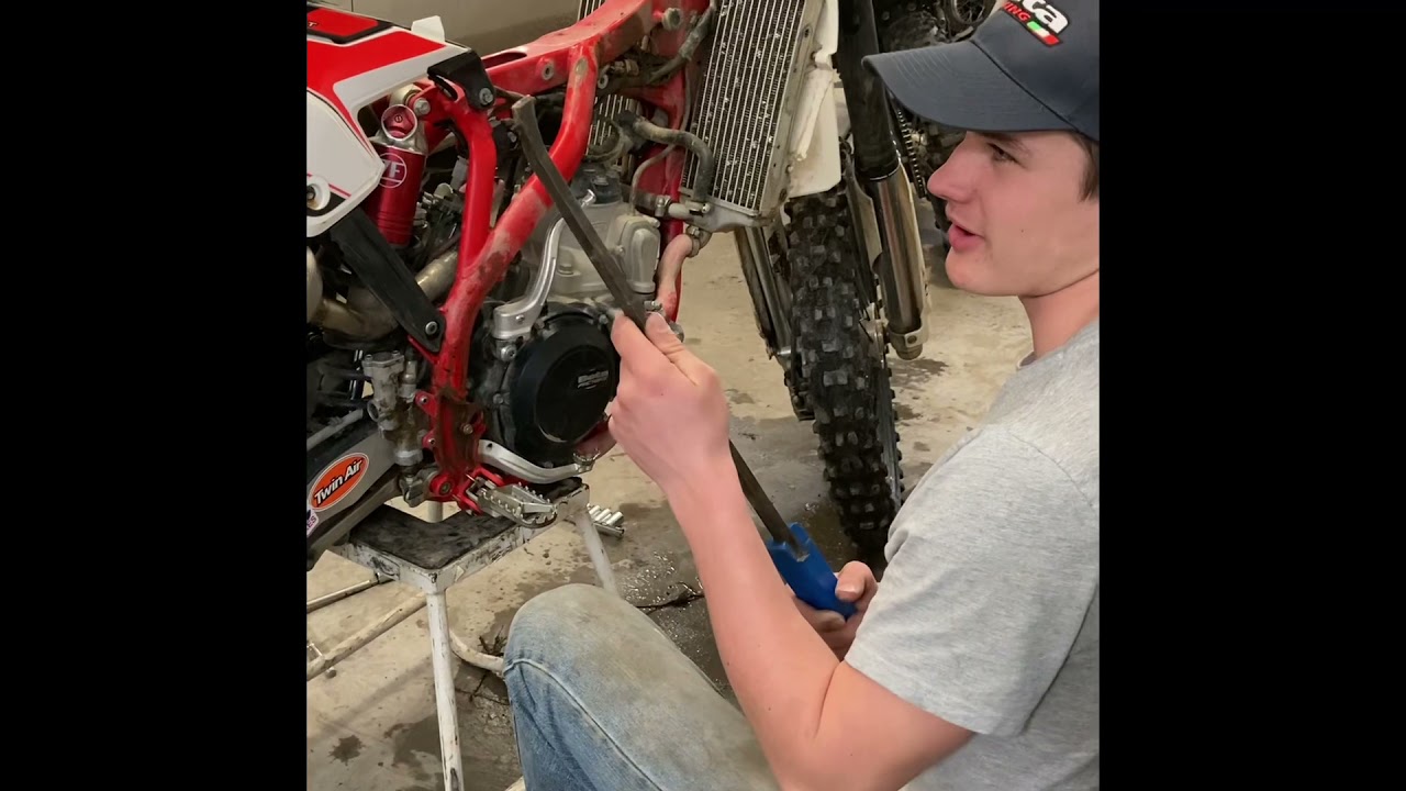 2020 Beta 250rr replacing the starter - YouTube