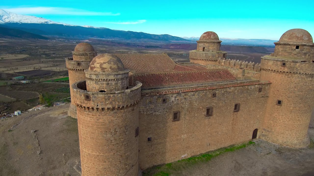 Castillo de La Calahorra (Granada), un regalo de amor - YouTube