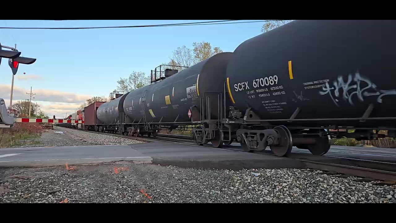 5:50 csx B120 with Bnsf-7164/Bnsf-6596/Bnsf-7738 westbound at Coldwater ...