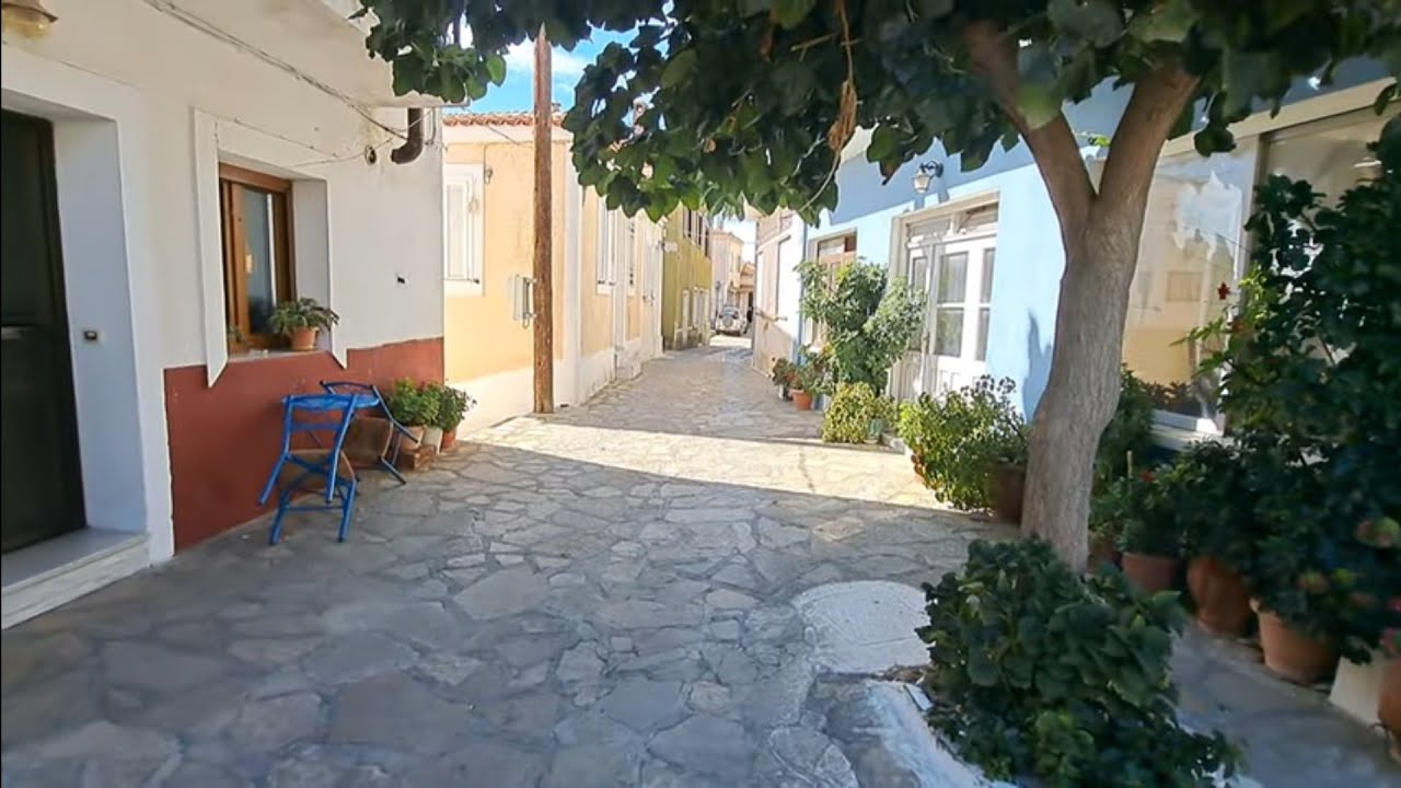 Στο δρόμο για το χωριό Μεσόγειο Σάμου από το αεροδρόμιο περπατήσαμε και ...