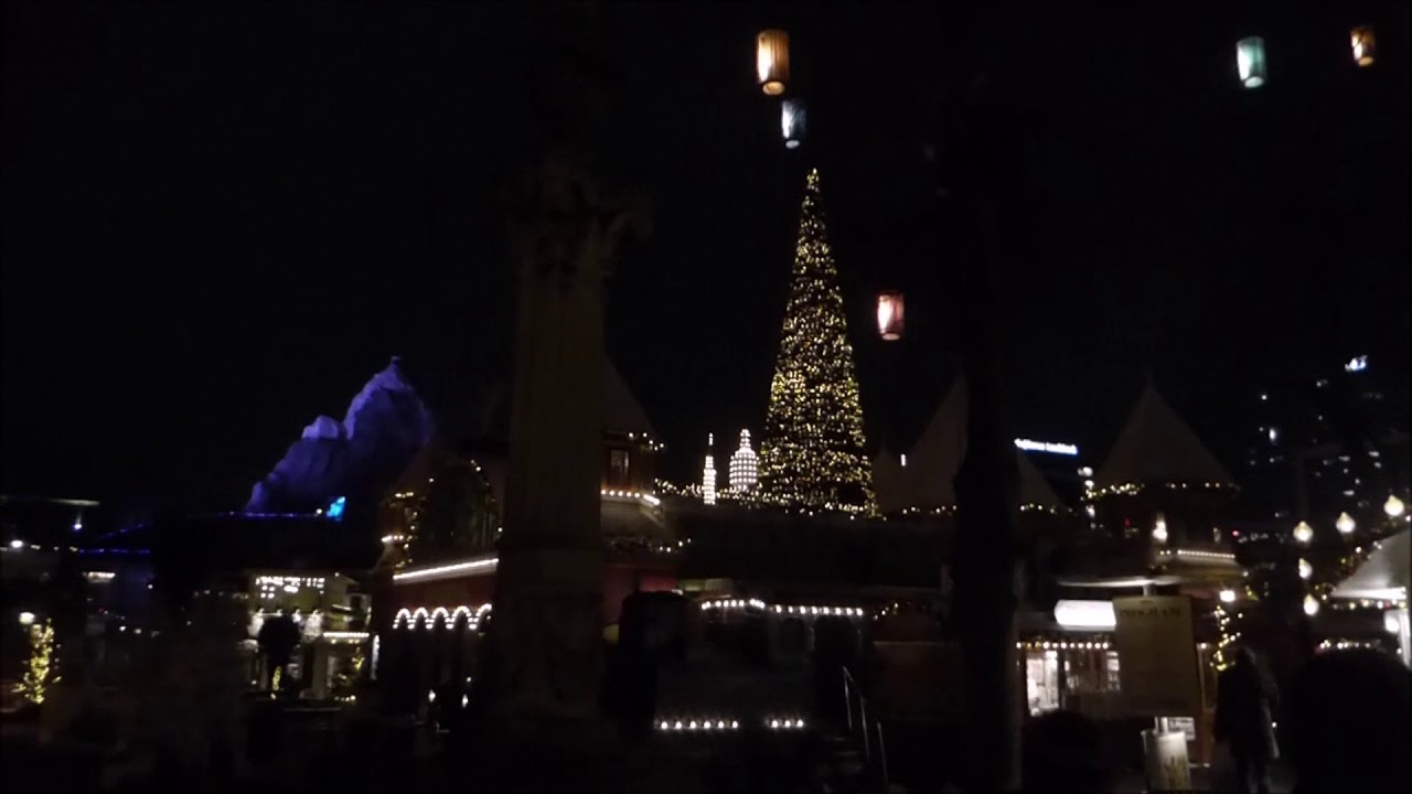 Jul i Tivoli om natten - YouTube
