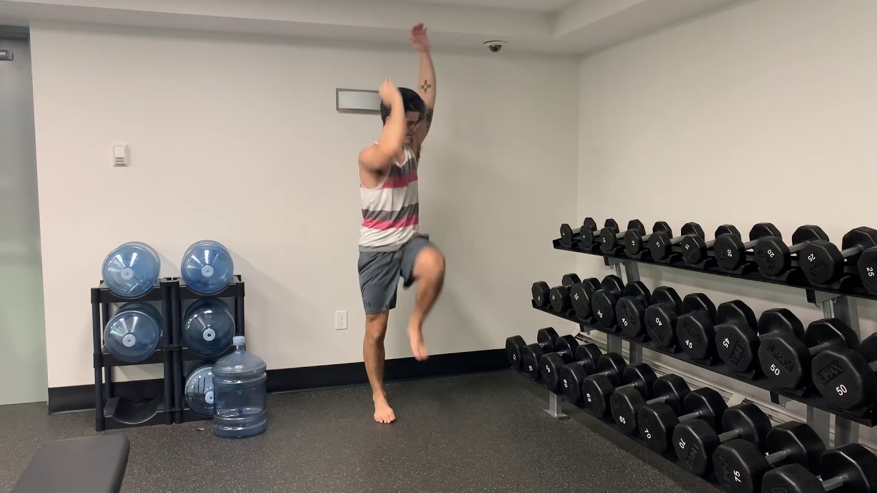 Cross-body Elbow to Knee - YouTube