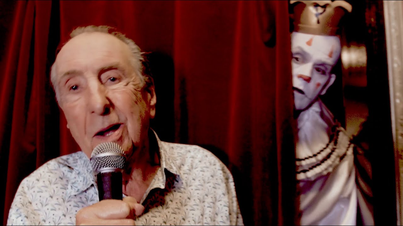 Eric Idle | Always Look on the Bright Side of Life, Live! - YouTube