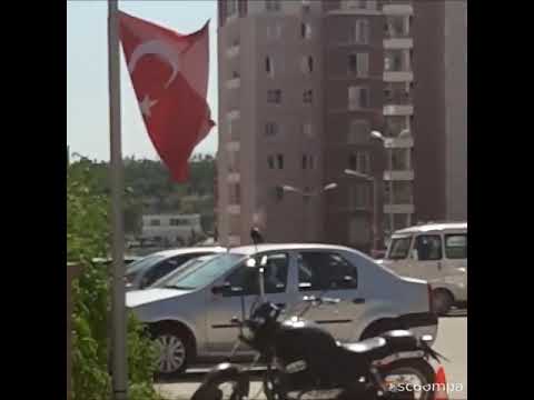 Bayrak göklere böyle çekilir Ne mutlu türküm diyene