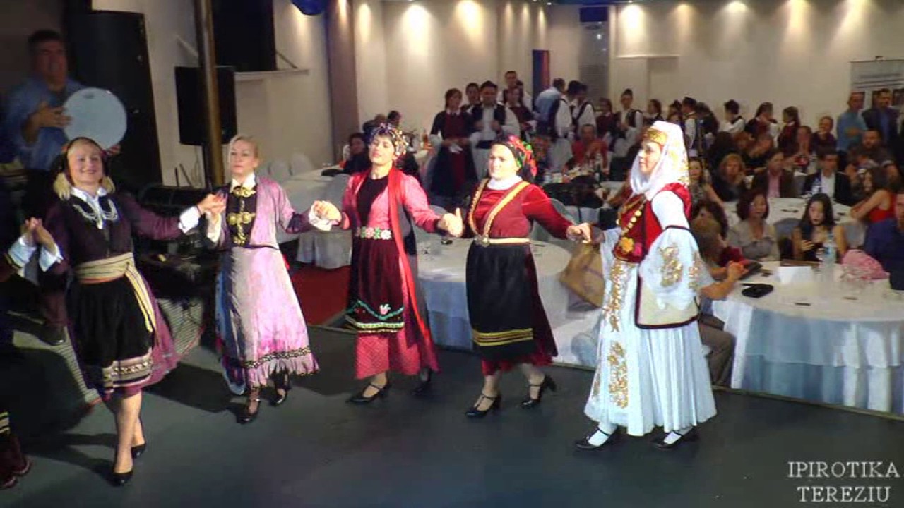 Κατιούσκα...Χορός Συλλόγου Διβριωτών Β/Ηπείρου - YouTube
