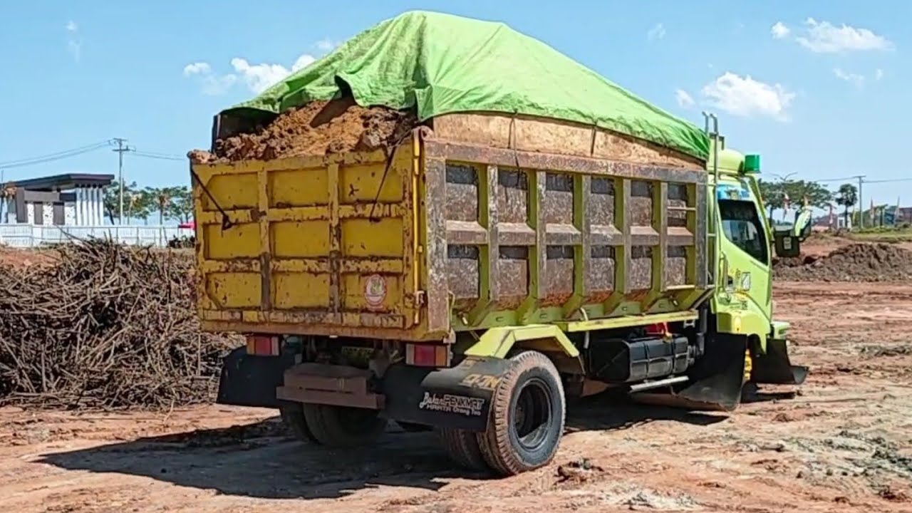 Hino Dutro//mobil truk pengangkut tanah full bak jomplang muatan tanah ...