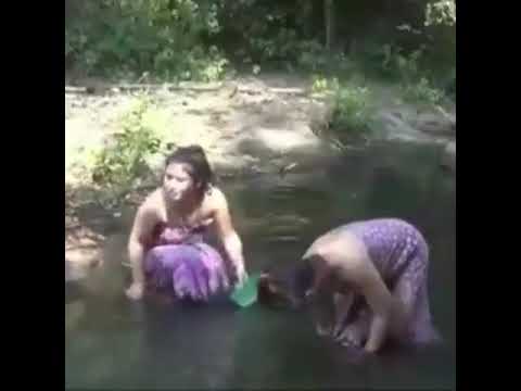 Mandi di kali .