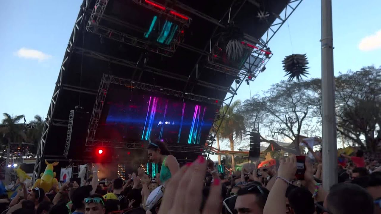 Hardwell - Ultra Korea Stage - UMF 2013 Day 3.1 - YouTube