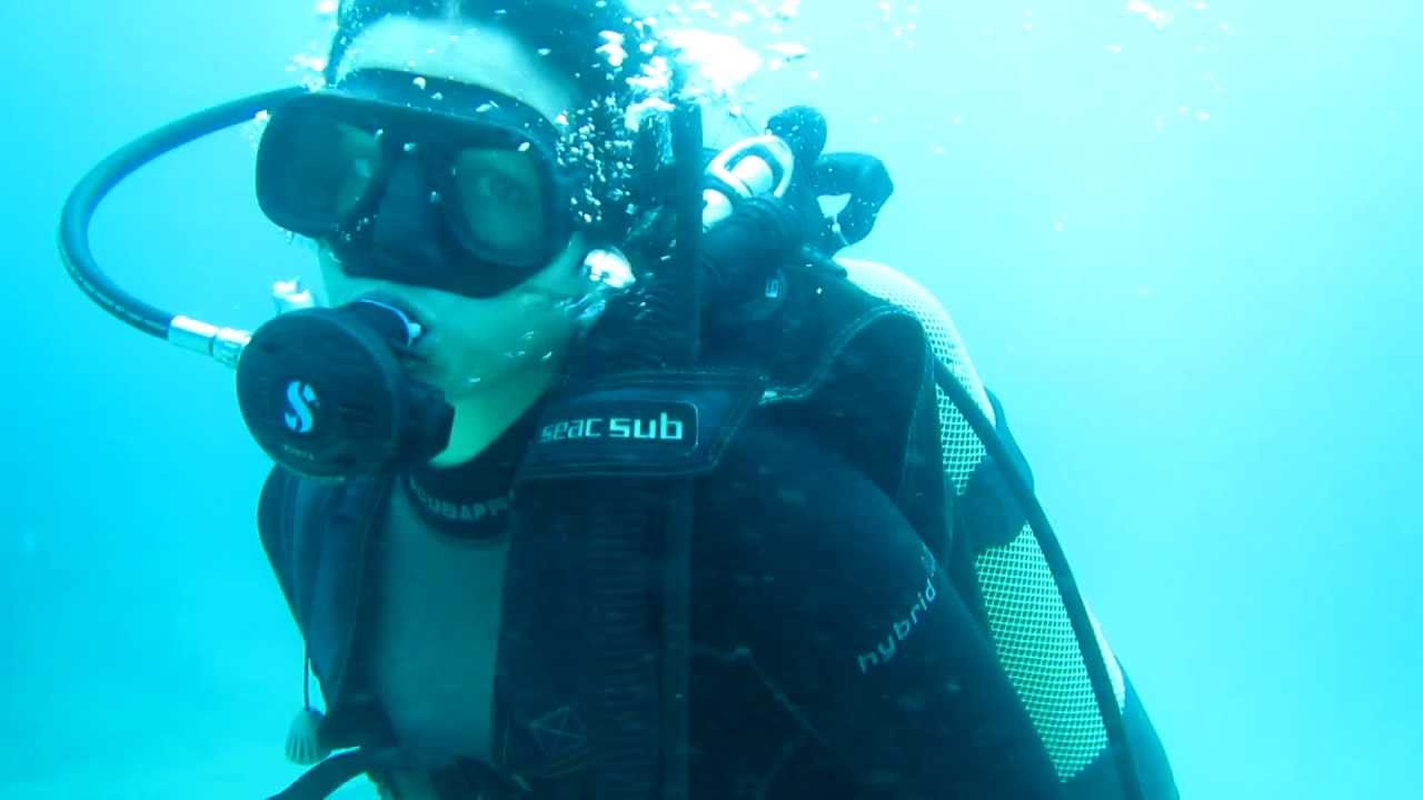 Sara's scuba diving Baptism, Hammamet - Tunisia - YouTube