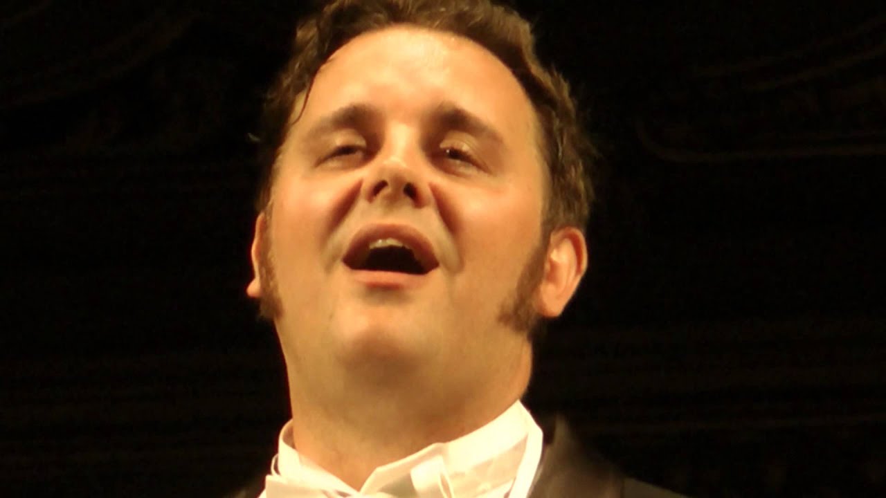 MICHAEL SPYRES Un'aura amorosa (Mozart Così fan tutte) Mic - YouTube