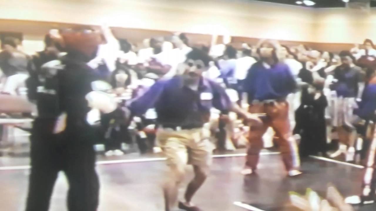 Legendary Tony Young vs Manny Reyes Jr (19 yrs old at the time) - YouTube