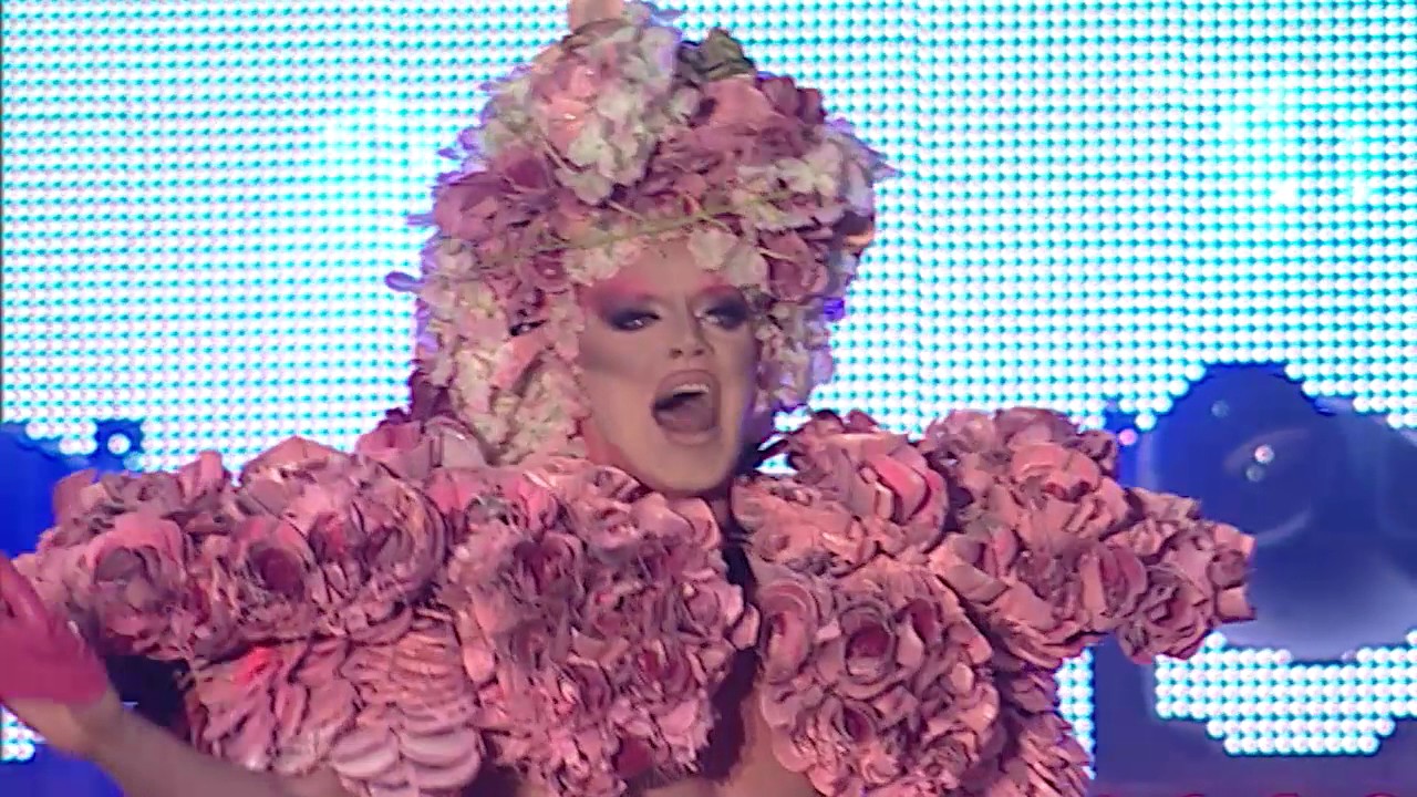 Imaa Queen perform "Mamma vet bäst" - YouTube