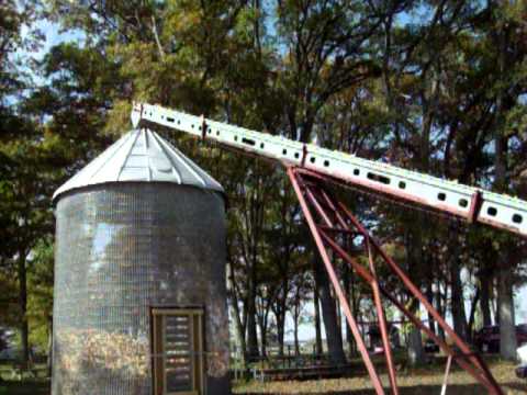 WCAPA Filling Corn Crib at White County fairgrounds 2011 100_4245.mov ...