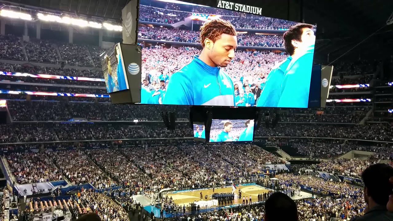 Darius Tucker singing the national anthem - YouTube