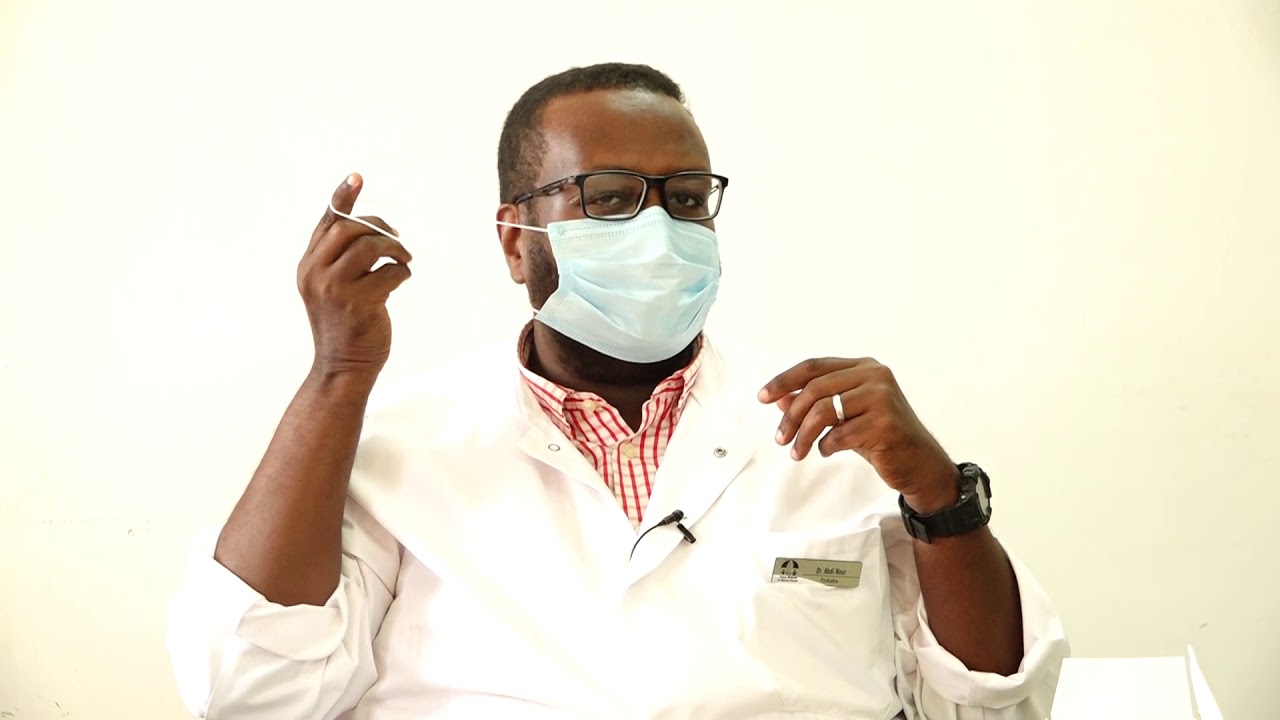 Comment mettre un masque par le Docteur Abdi Nour. - YouTube