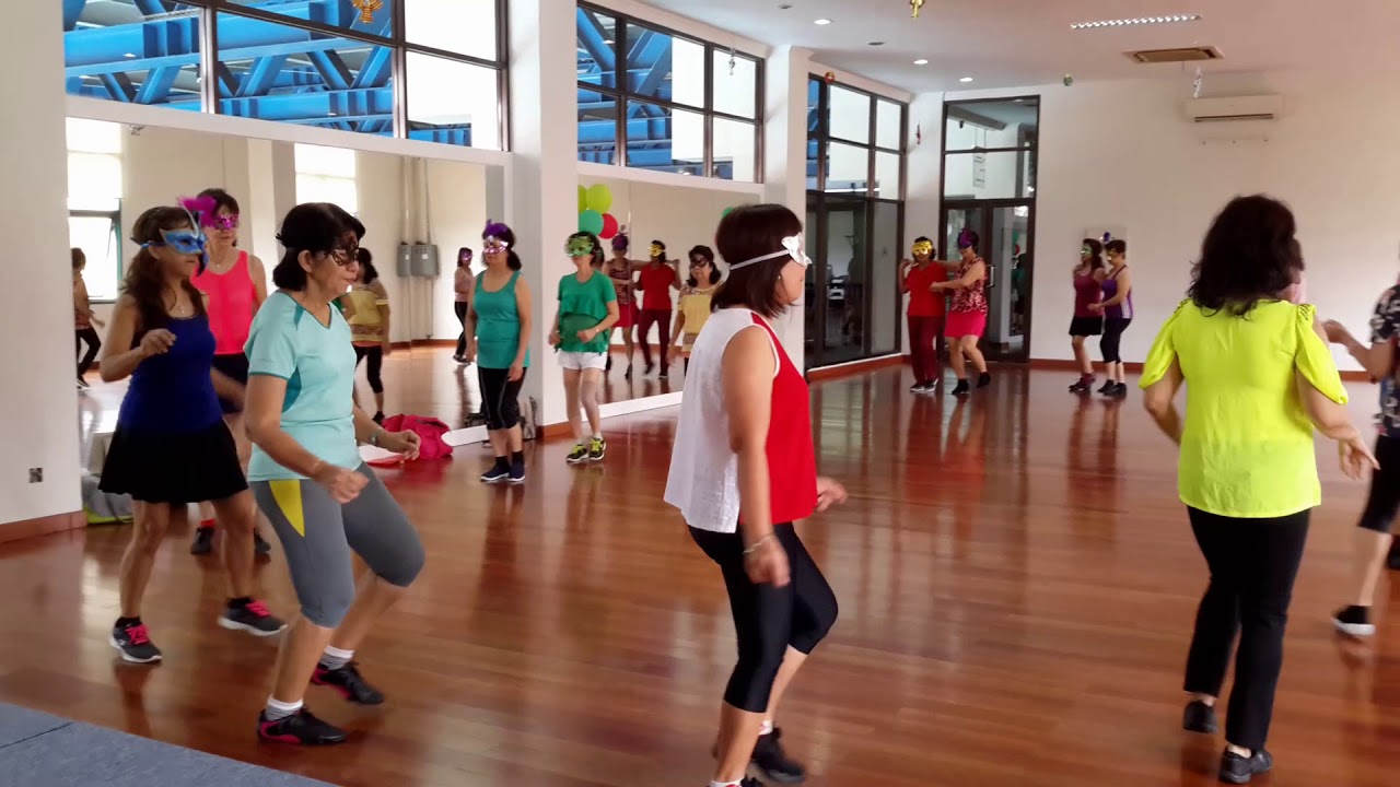 A BRAND NEW YEAR CIRCLE LINE DANCE - YouTube