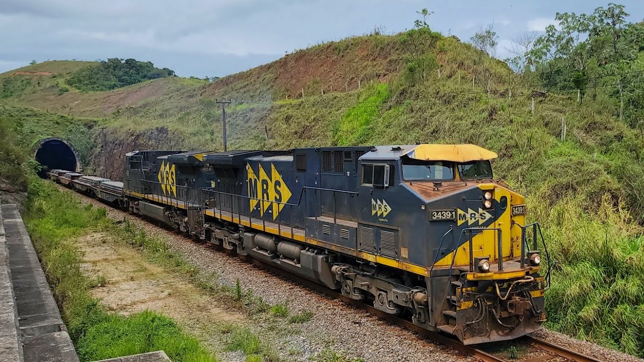 MRS - Dupla de AC44i #3439-1 e #3405-6 Carga Geral (KCS) em Quatis - RJ. - YouTube