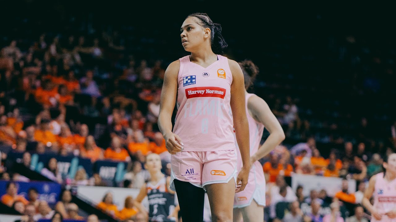 Shaneice Swain's top plays of WNBL24 season - YouTube