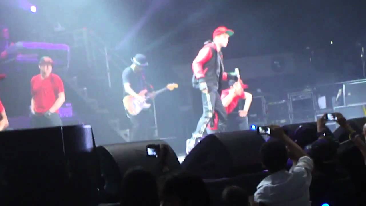 Justin Bieber Dancing! - YouTube