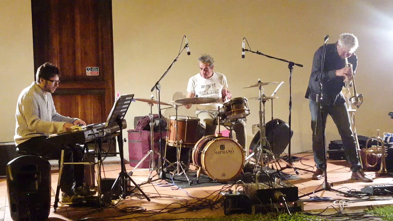 Acqua dei Buoi Street _ Fabio Brignoli Trio - YouTube