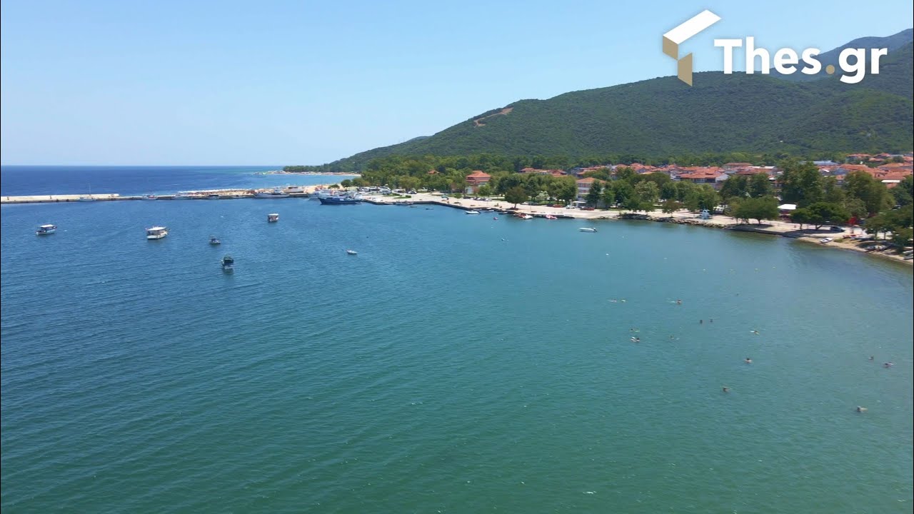 Σταυρός: Η δυτική παραλία με τα καταγάλανα νερά και την ατελείωτη ...