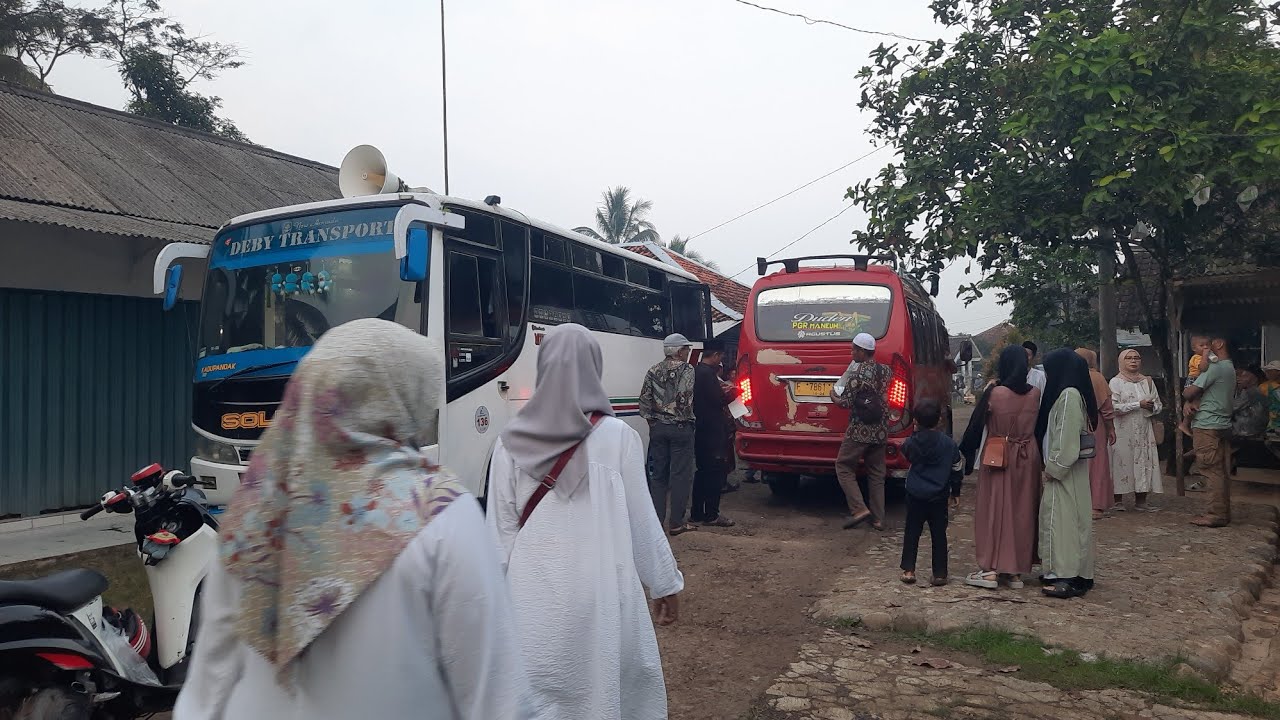 Subuh ramai Warga kumpul`suasana desa Pagermaneh Cianjur selatan ...