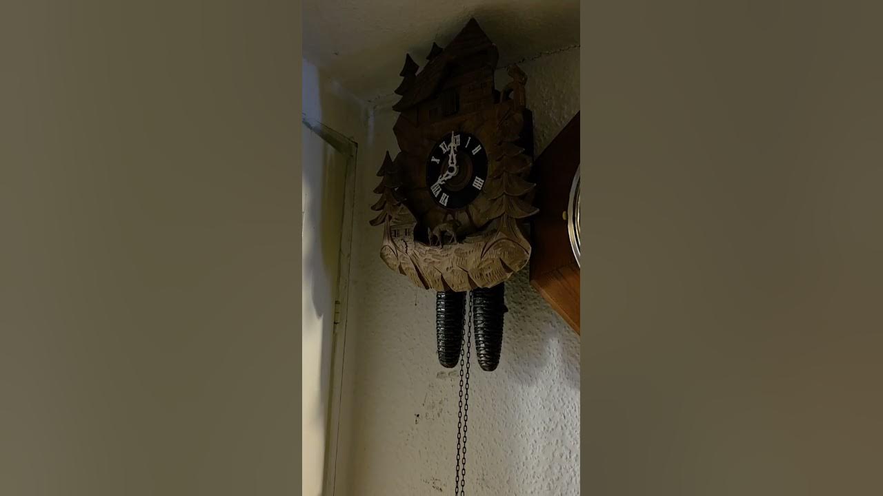 8-day cuckoo clock - YouTube