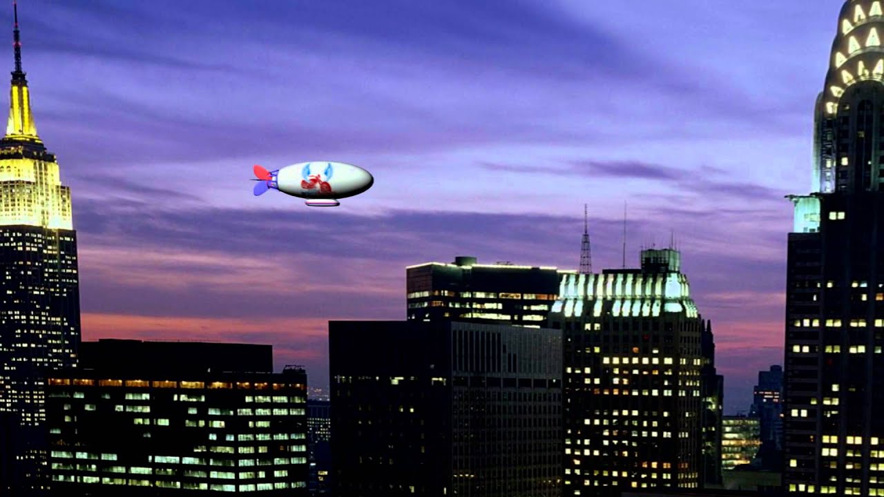 Strange ZEPPELIN in New York sky - YouTube