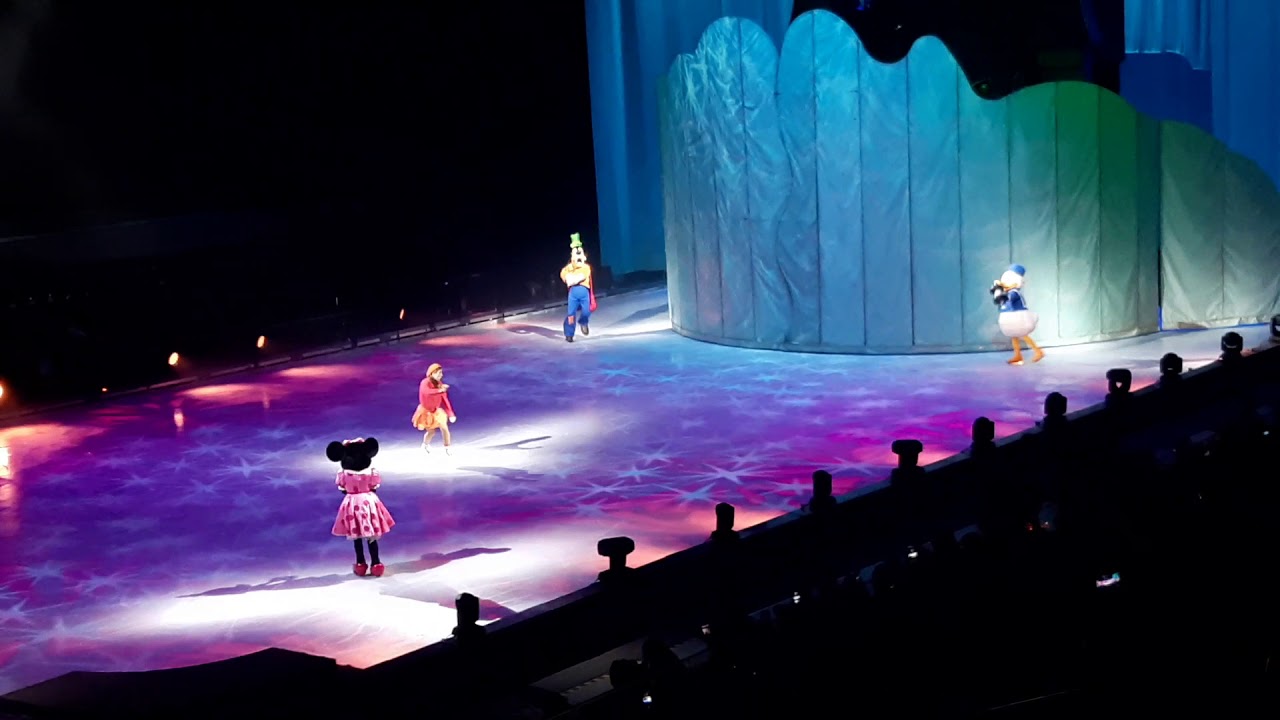 Disney on ice 2019 Mickey mouse and Minnie mouse - YouTube