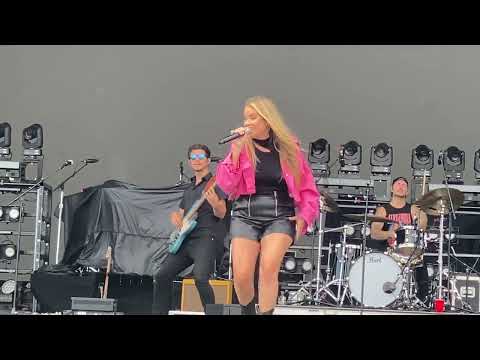 Alexandra Kay 90 music - YouTube