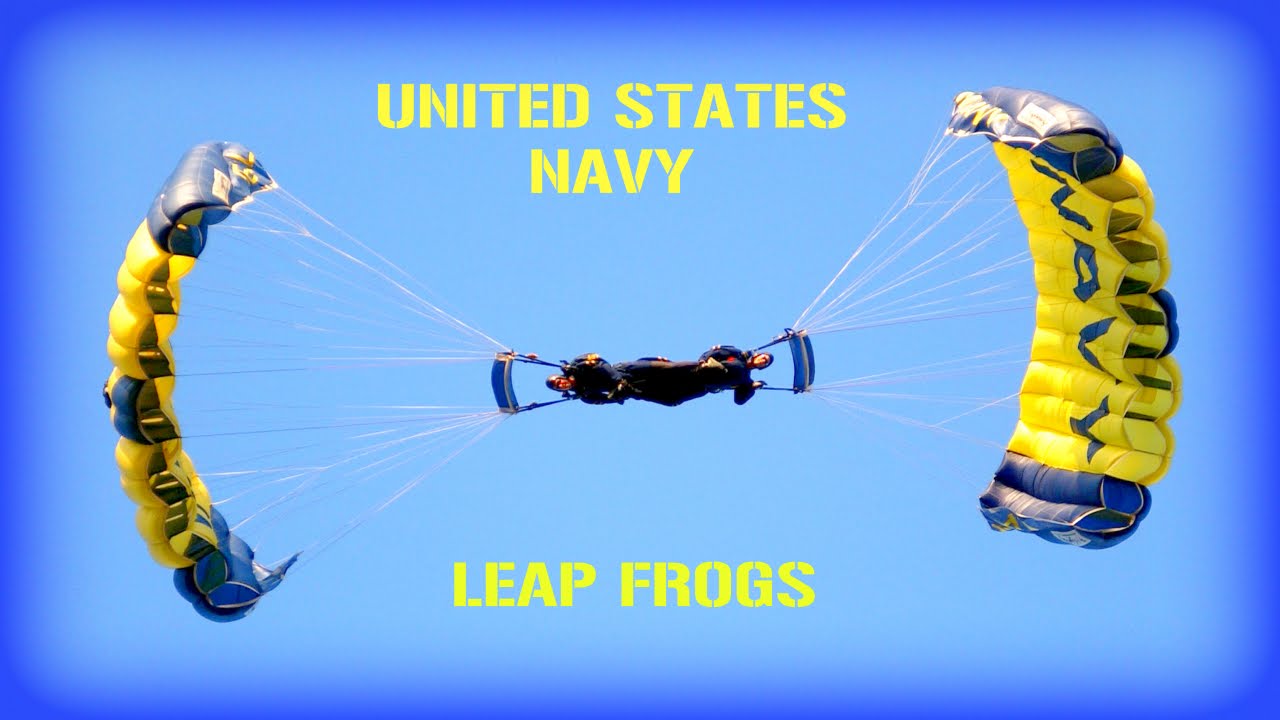Leap Frogs - U.S. Navy Parachute Team - 2016 Vectren Dayton Air Show in ...