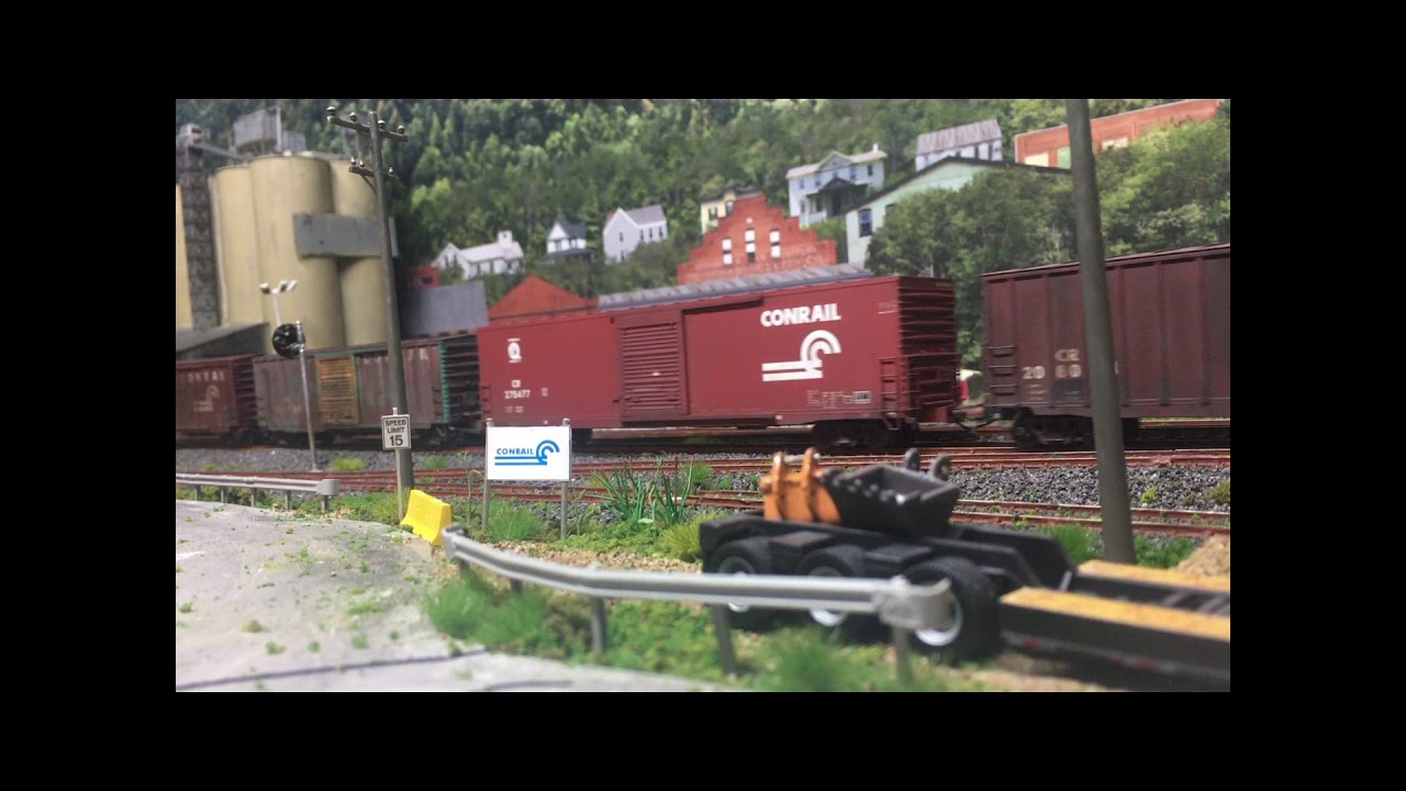 Conrail In HO Scale - YouTube
