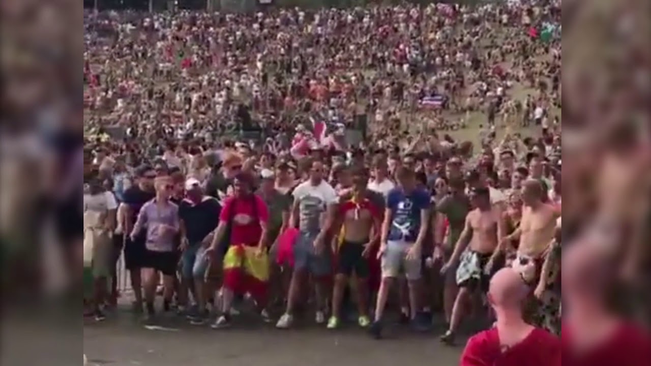 This Is How Concert Should Be | Craziest Crowd Ever | crazy dance - YouTube