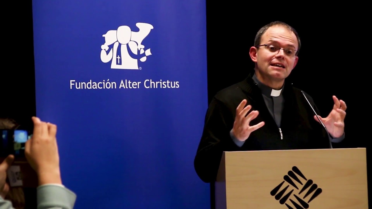 La fundación Alter Christus premia la labor de los sacerdotes ...